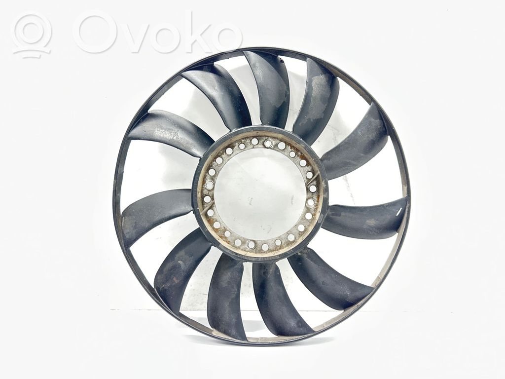 058121301b Volkswagen PASSAT B5 Hélice moteur ventilateur, 15,00 € | OVOKO