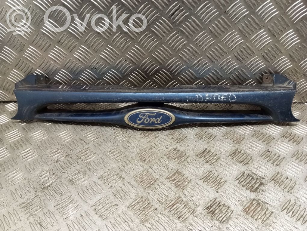 93BG8A133AEW Ford Mondeo MK I Grille de calandre avant, 15,00 € | OVOKO