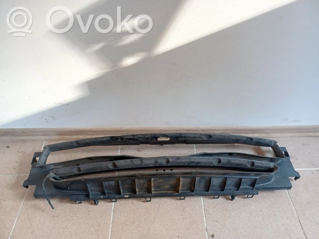 103820800A Tesla Model S Intercooler air guide/duct channel, €150.00 | RRR