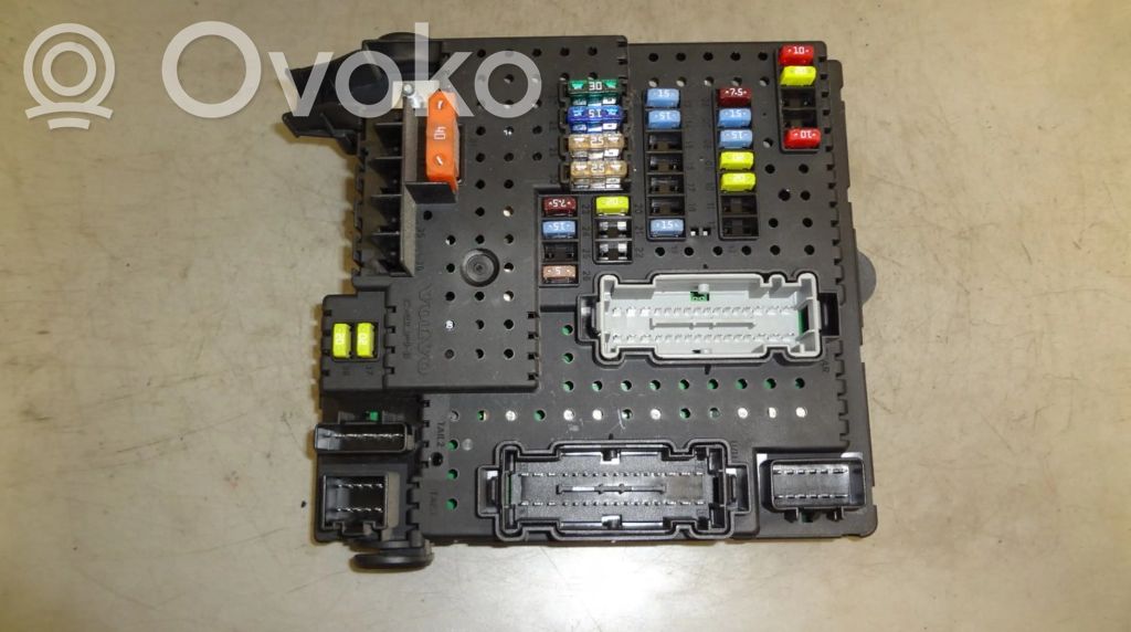 30786646 Volvo XC90 Boîte à fusibles, 27,82 € | OVOKO