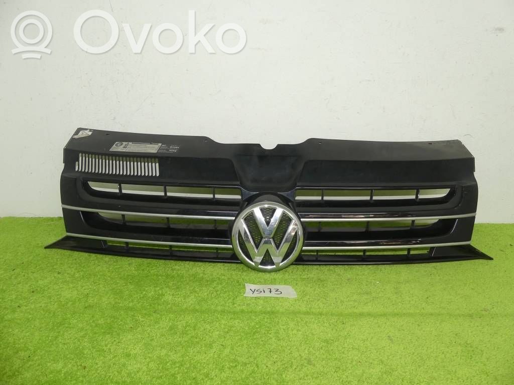 7E5853651 Volkswagen Multivan T5 Front bumper upper radiator grill, €63 ...