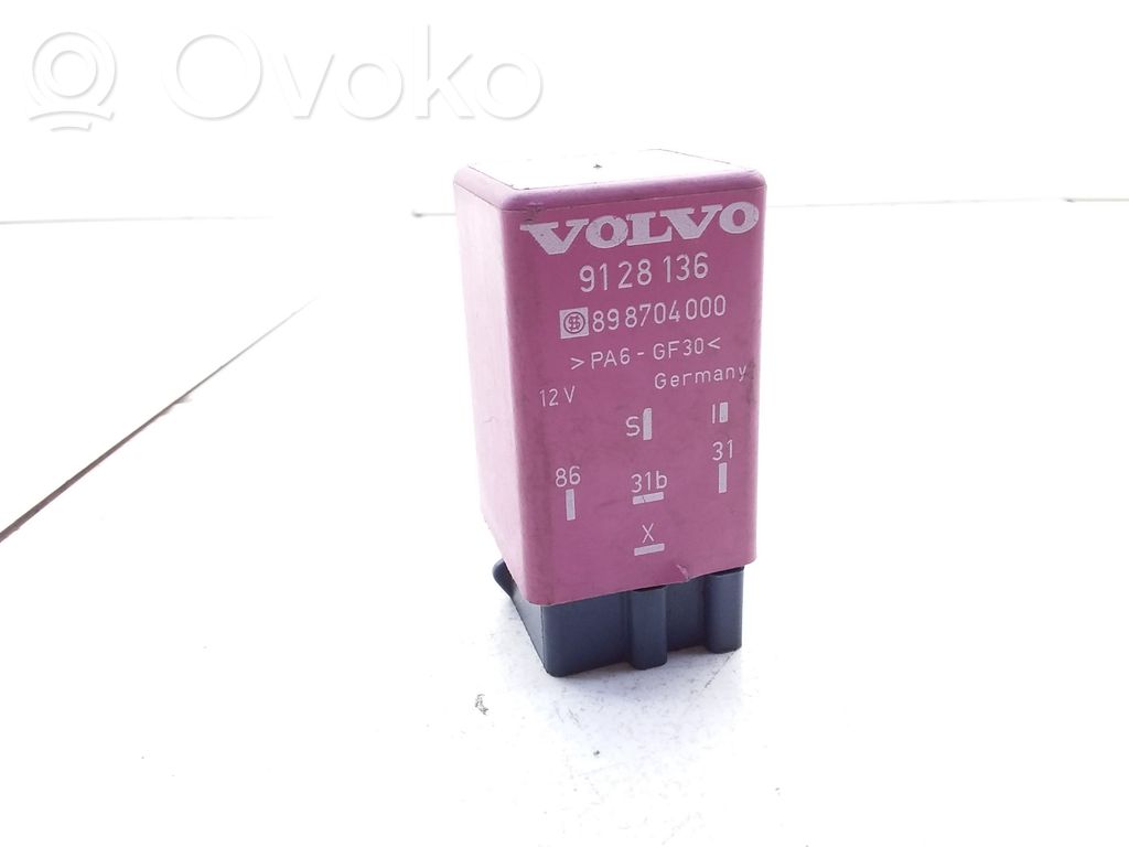 9128136 Volvo S70 V70 V70 XC Hazard warning light relay, €4.00 | RRR