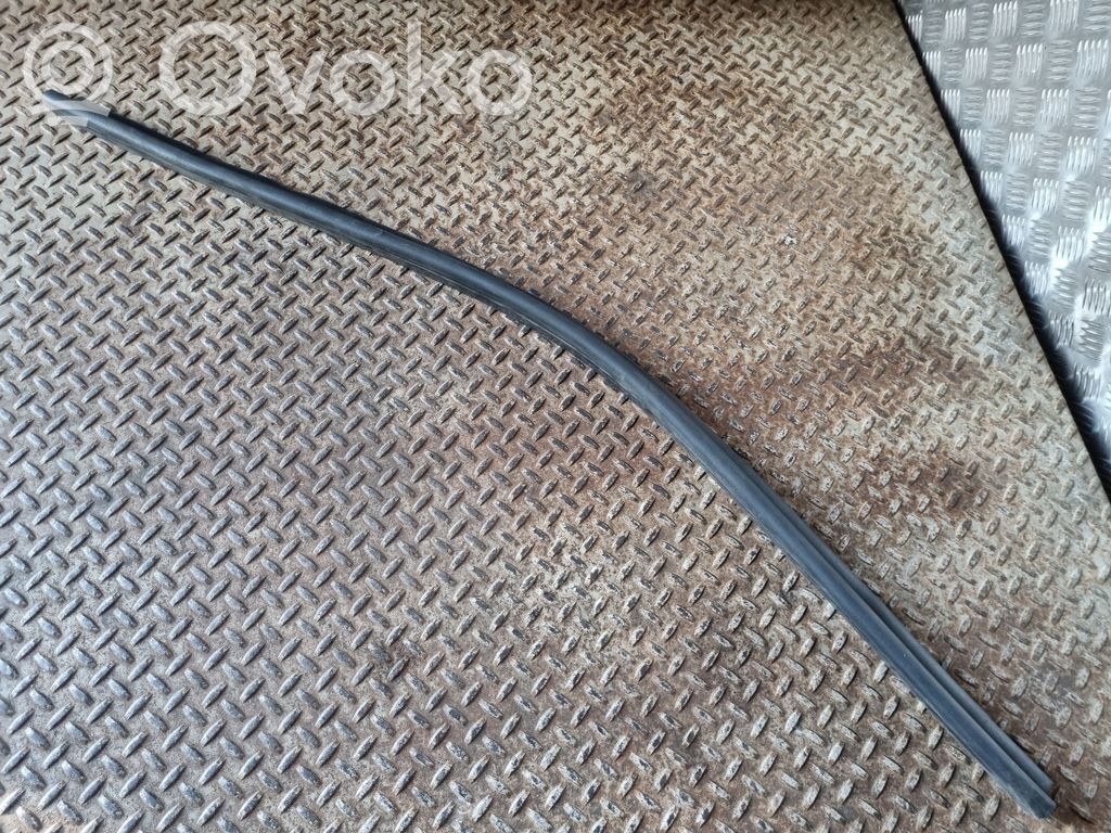 8T0823723B Audi A5 8T 8F Engine compartment rubber, €5.00 | RRR