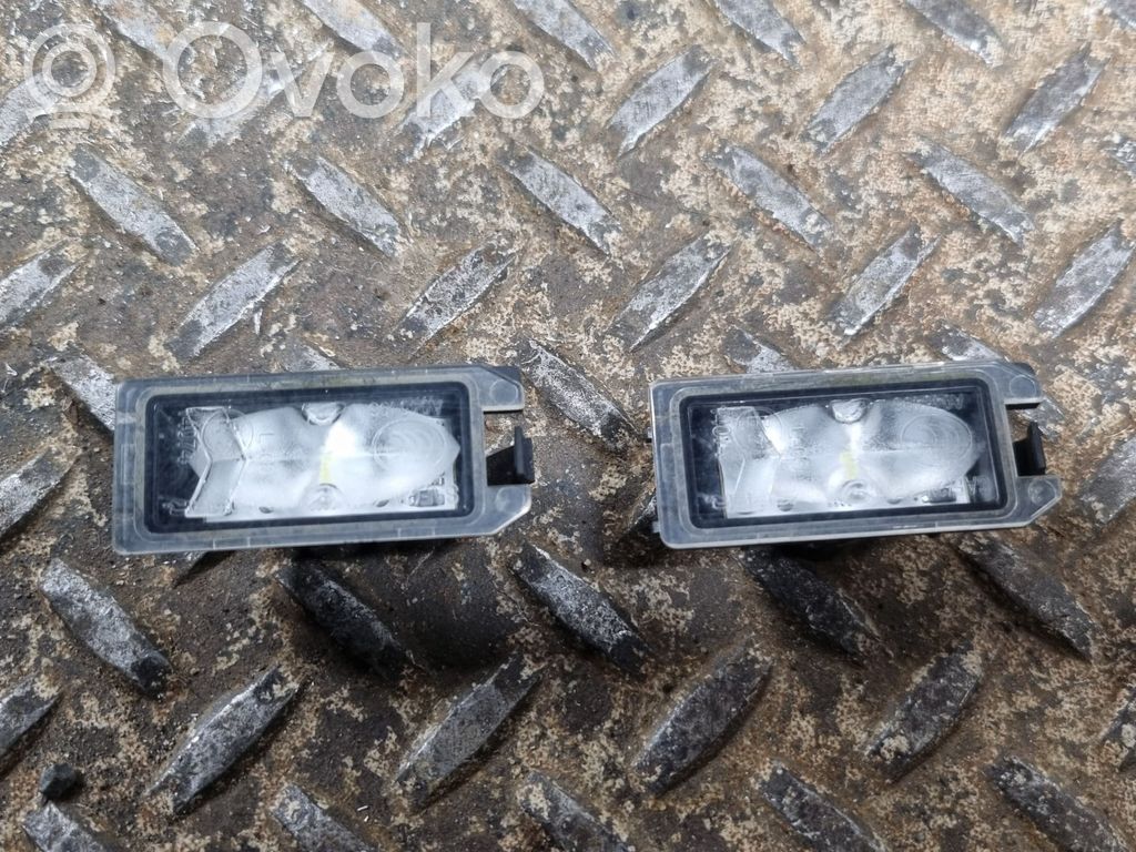 68228927AA Jeep Grand Cherokee Luce targa, 78,00 € | OVOKO