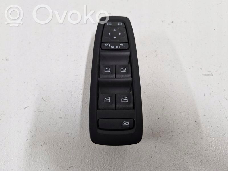 254012952R Renault Kadjar Electric window control switch, €56.47 | RRR
