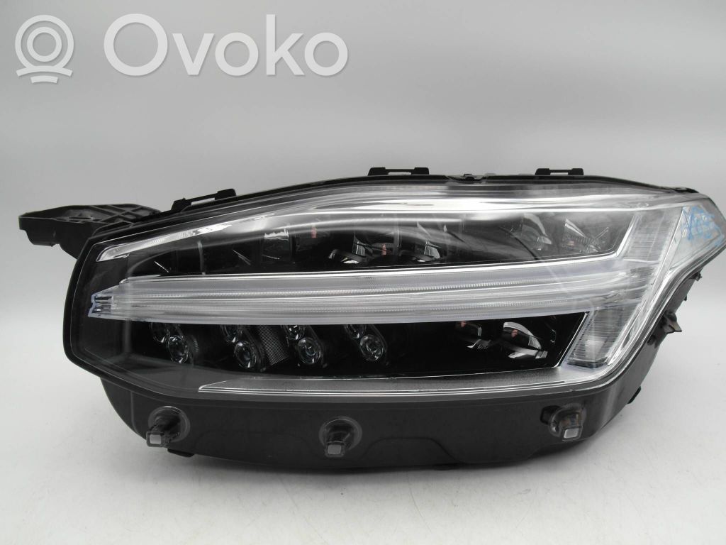 32342482 Volvo XC90 Headlight/headlamp, €141.18 | RRR