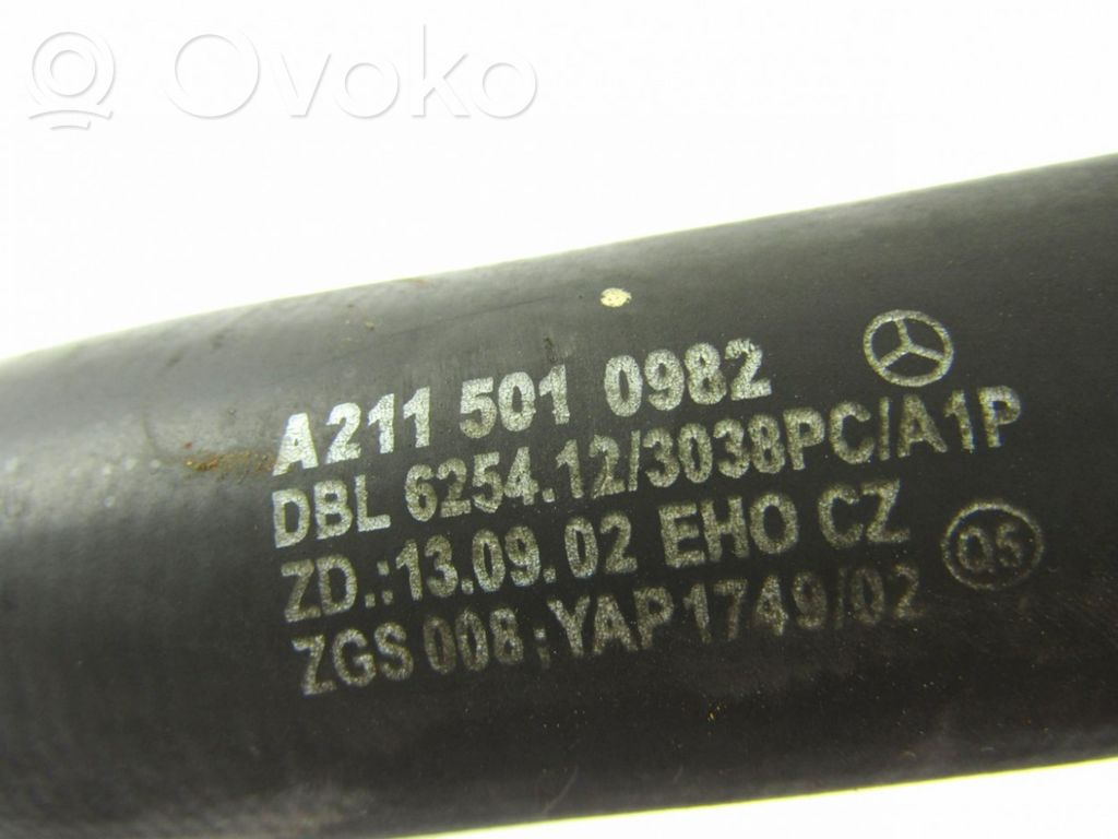 A2115010982 Mercedes-Benz E W211 Tuyau de liquide de refroidissement ...