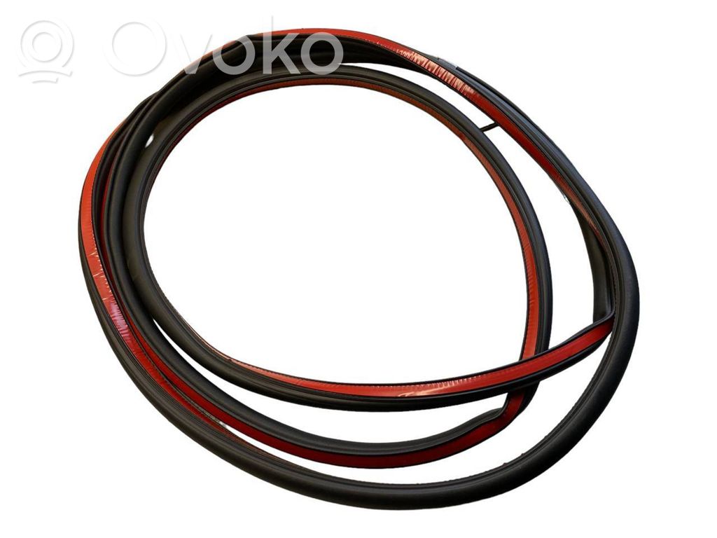 7N0837701C Seat Alhambra (Mk2) Front door glass trim molding, €75.00 | RRR