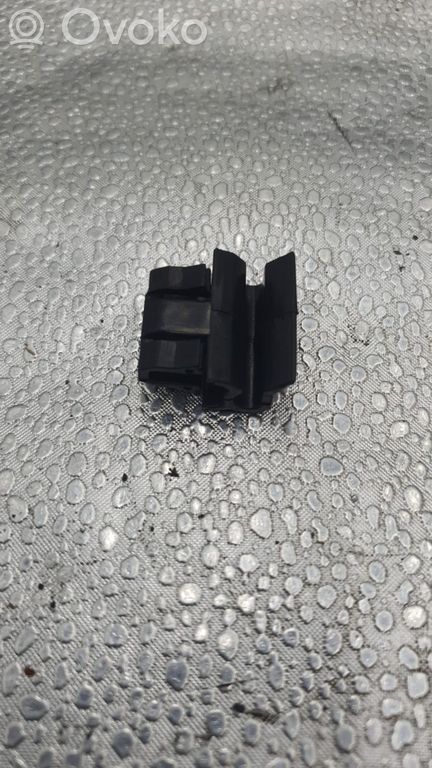 147287200C Tesla Model Y Support, fixation radiateur, 3,50 € | OVOKO