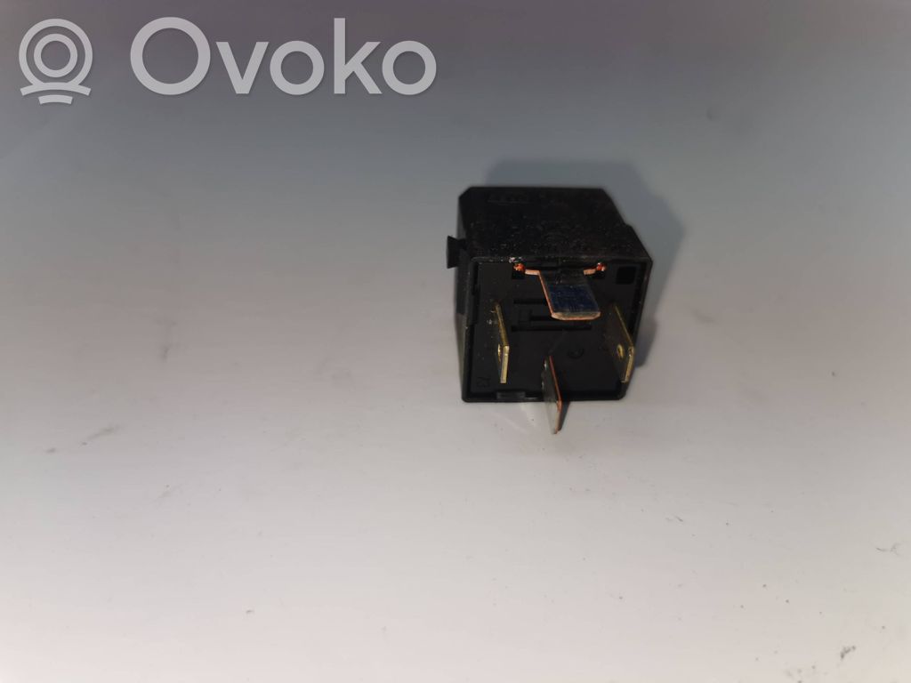 4RA00779120 Volkswagen PASSAT B8 Other relay, €5.00 | RRR
