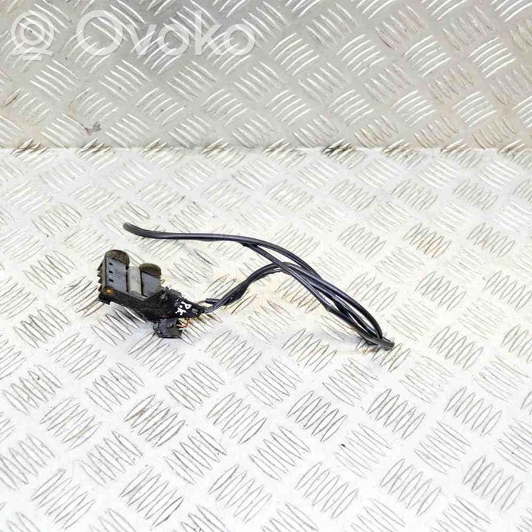 1298206310 Mercedes-Benz SL R129 Other devices, €18.00 | RRR