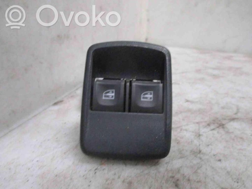 254116484R Dacia Sandero Interrupteur commade lève-vitre, 38,10 € | OVOKO