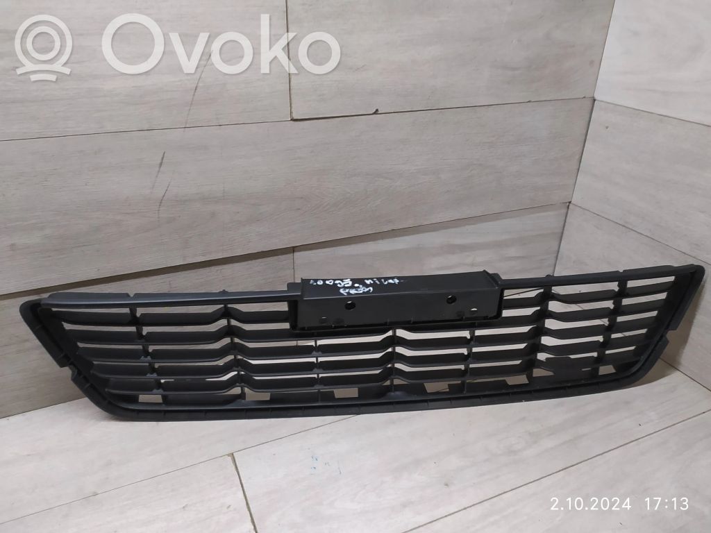 53112-0K130 Toyota Hilux VIII Front bumper upper radiator grill, €56.47 ...