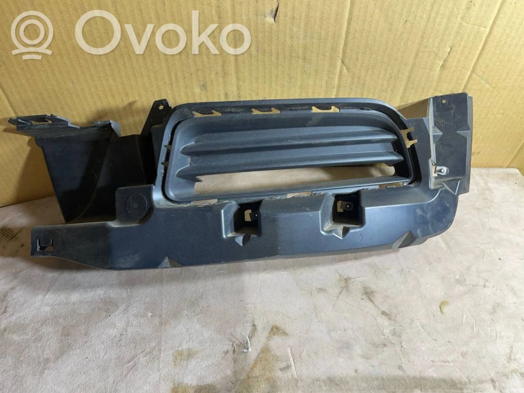 68226549AA Dodge Challenger Front fog light trim/grill, €17.00 | RRR