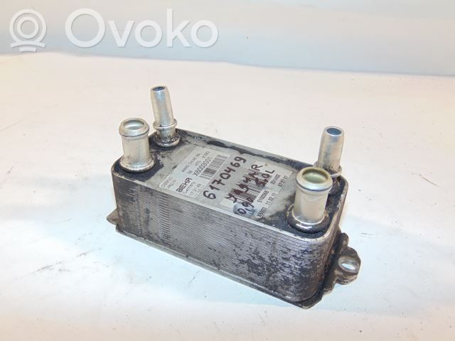 C2Z18818 Jaguar XK - XKR Refroidisseur d'huile de boîte de vitesses, 12 ...