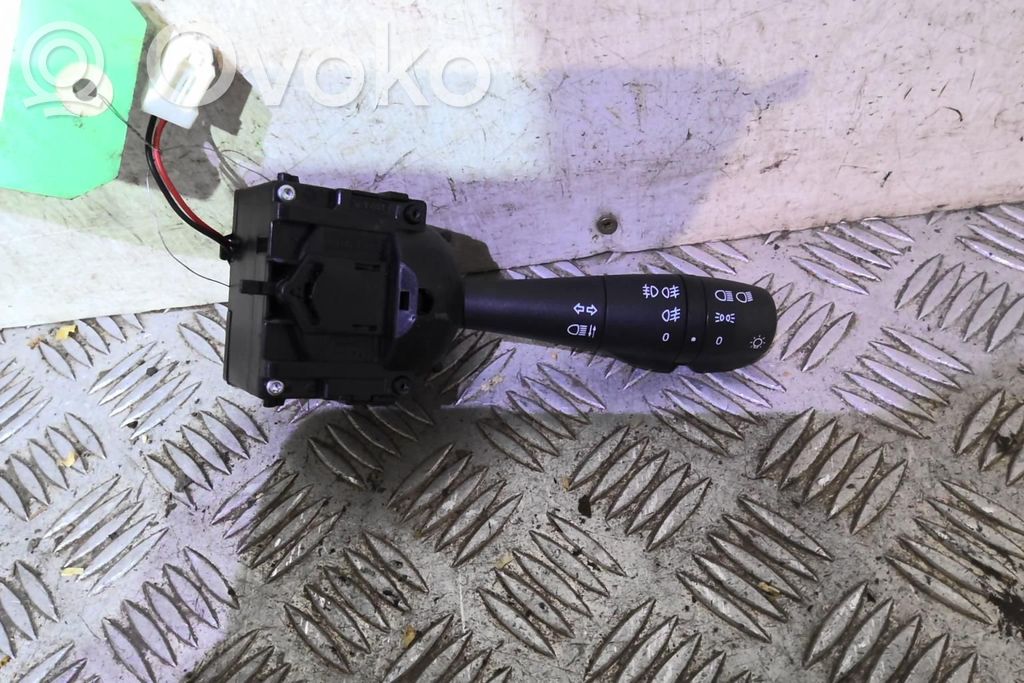 255401303R Dacia Sandero Commodo de clignotant, 50,00 € | OVOKO