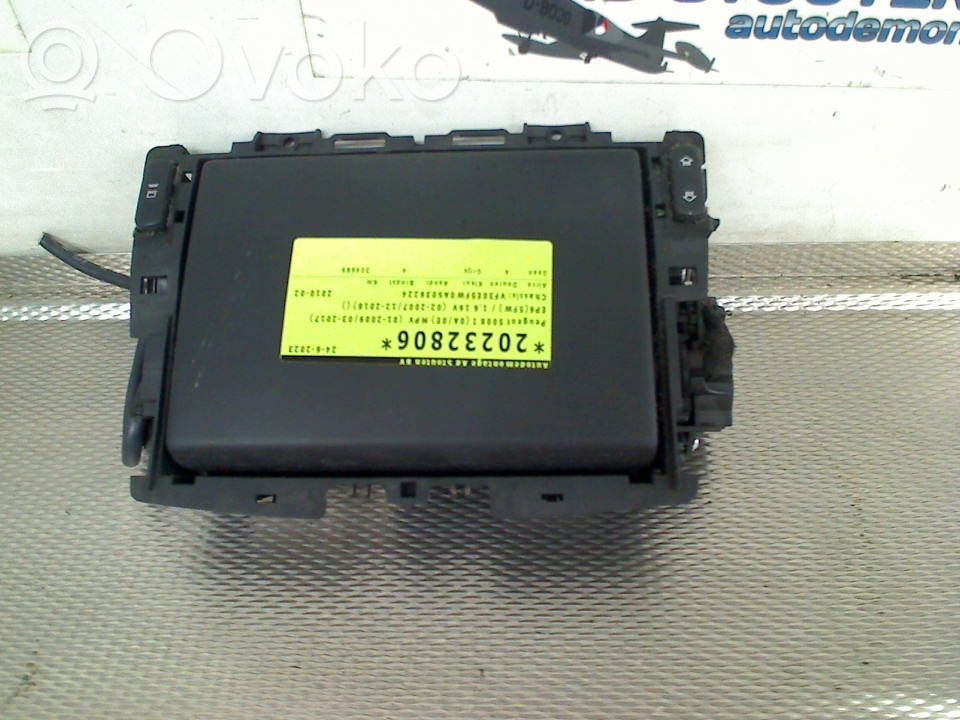 96735367ZD Peugeot 5008 Screen/display/small screen, €199.65 | RRR