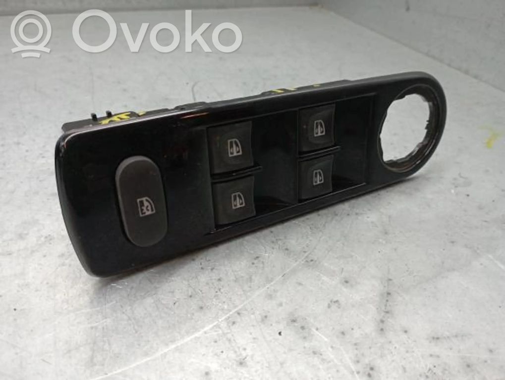 254113300R Renault Clio IV Interrupteur commade lève-vitre, 23,00 € | OVOKO