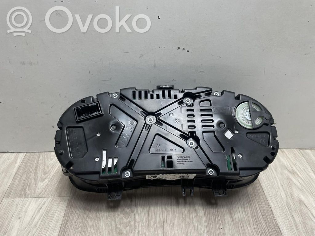 6V0920746C Skoda Fabia Mk3 (NJ) Speedometer (instrument cluster), €87. ...