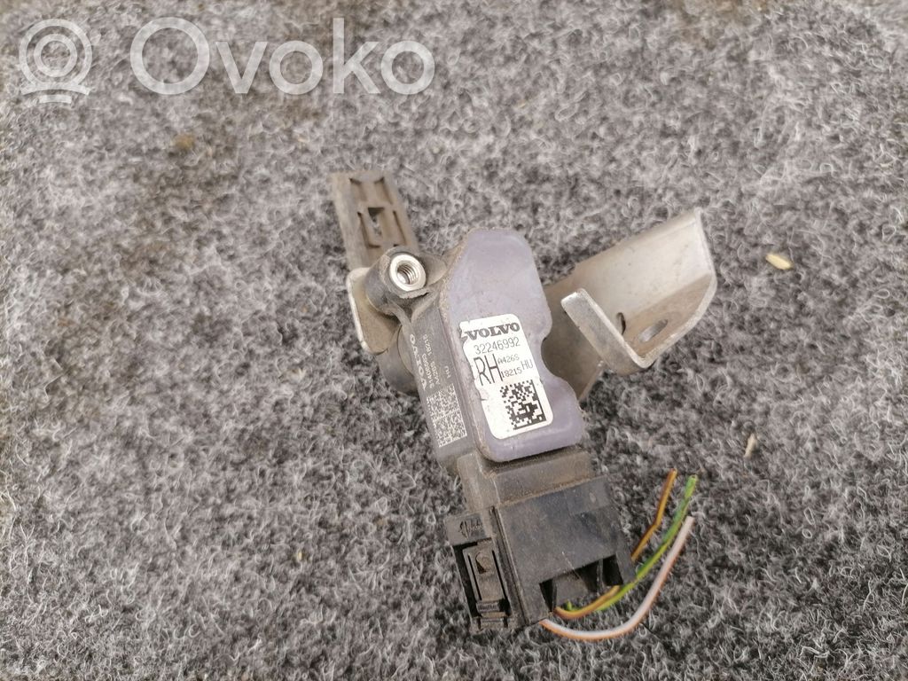 32246992 Volvo XC90 Capteur de niveau de phare, 14,25 € | OVOKO