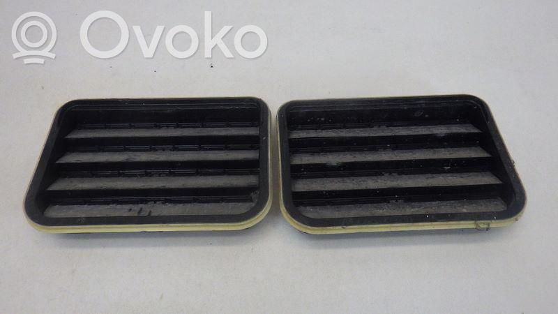 7PP819181A Toyota RAV 4 (XA40) Grille d'aération arrière, 14,12 € | OVOKO