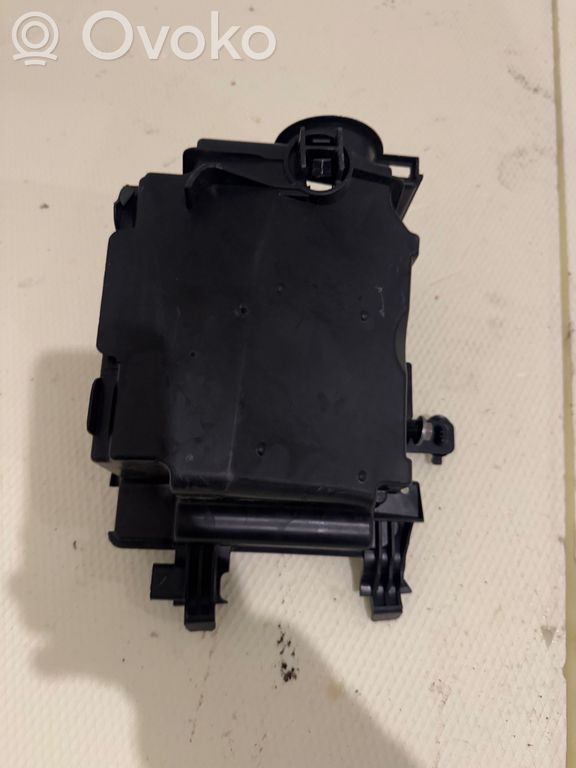 9804681980 Peugeot 3008 II Boîte à fusibles, 10,00 € | OVOKO