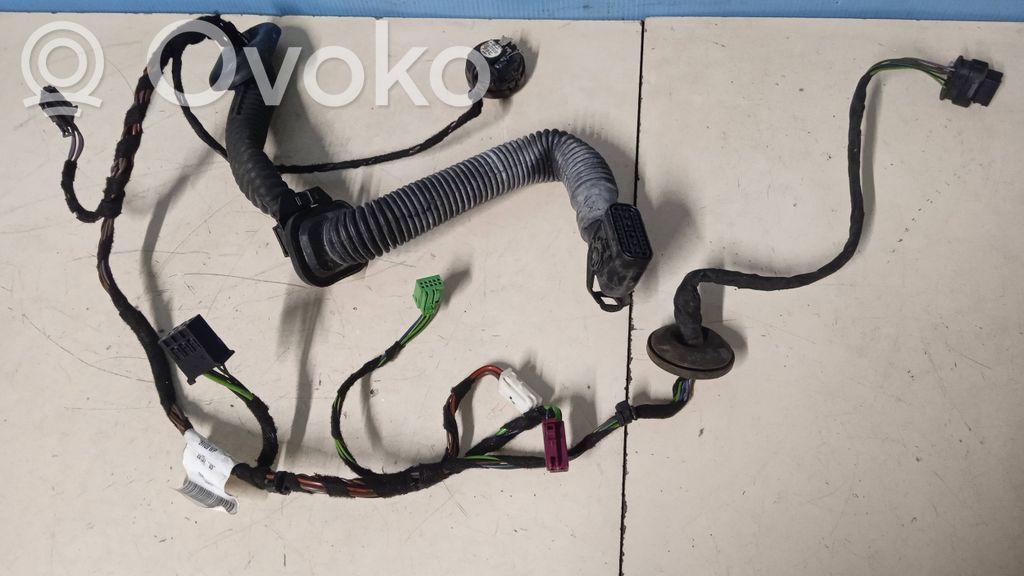 2125407605 Mercedes-Benz E W212 Faisceau de câblage de porte arrière, 8 ...