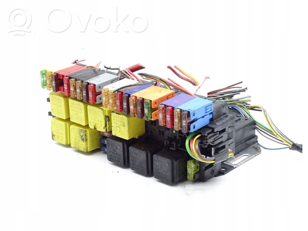 A2305454632 Mercedes-Benz SL R230 Relay mounting block, €324.44 | RRR