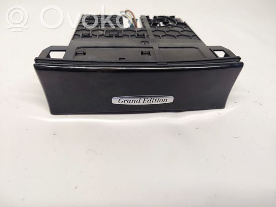 A1648100130 Mercedes-Benz ML W164 Cendrier avant, 7,00 € | OVOKO