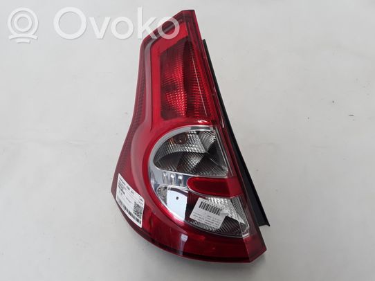 8200734825 Dacia Sandero Feux arrière / postérieurs, 42,00 € | OVOKO