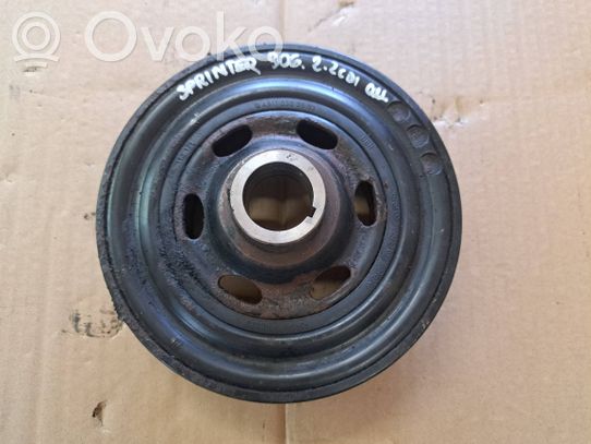 A6110300503 Mercedes-Benz Sprinter W906 Poulie de vilebrequin, 27,00 ...
