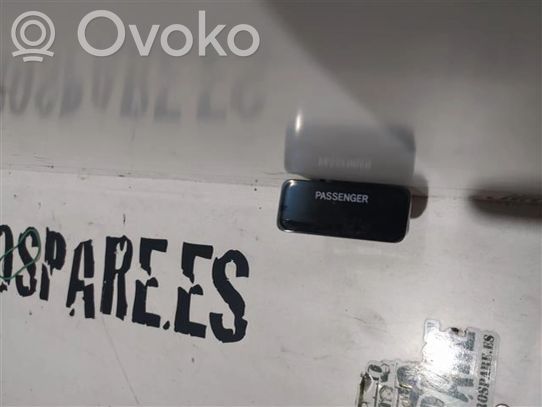 83950 Toyota Land Cruiser (HDJ90) Module de fusibles, 90,85 € | OVOKO