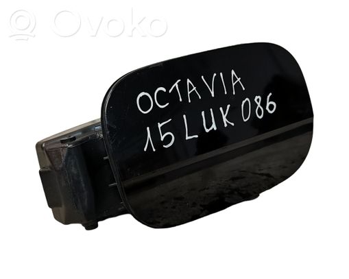 5E0809702B Skoda Octavia Mk3 (5E) Bouchon, volet de trappe de réservoir ...