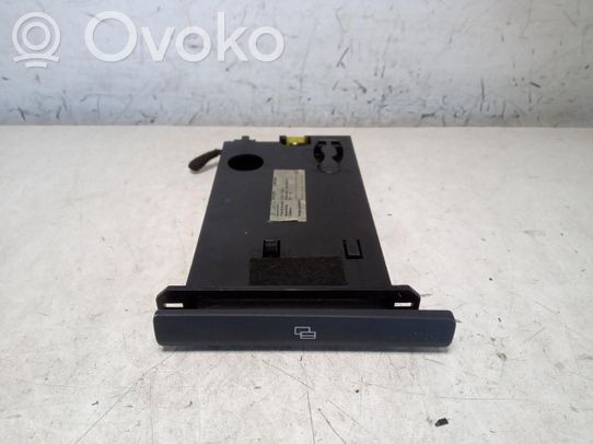 4E0857925A Audi A8 S8 D3 4E Boîte à outils, 14,52 € | OVOKO