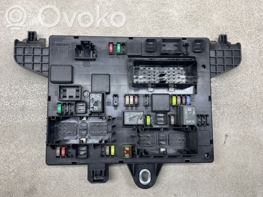 13302301 Opel Astra J Module de fusibles, 15,00 € | OVOKO