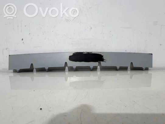 8U0807663 Audi Q3 8U Moulure de pare-chocs avant, 40,00 € | OVOKO