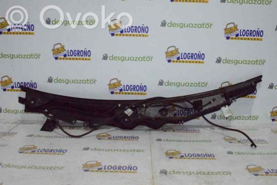 A2048302813 Mercedes-Benz C W204 Wiper trim, €21.68 | RRR