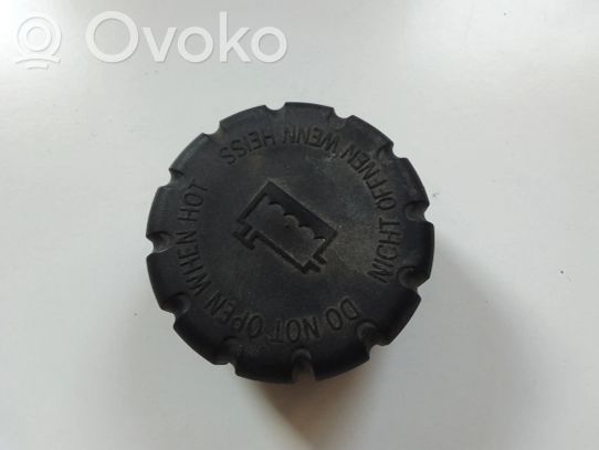 2105010815 Mercedes-Benz S W220 Vase d'expansion / bouchon de réservoir ...