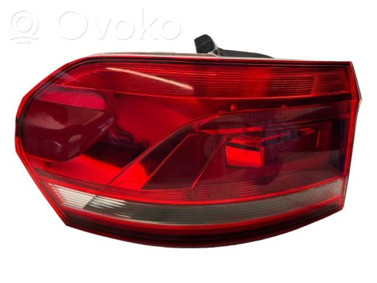 5TA945095D Volkswagen Cross Touran II Rear/tail lights, €72.00 | RRR