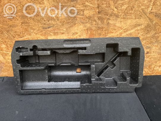 4KE012113A Audi e-tron Tool box, €19.00 | RRR