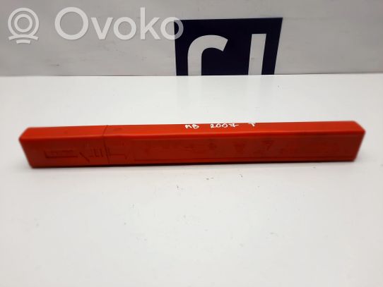 A1648900097 Mercedes-Benz ML W164 Triangle d'avertissement, 5,75 € | OVOKO