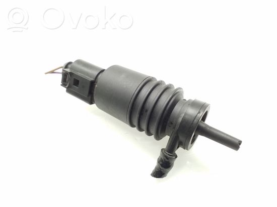 Mercedes-Benz Vito Viano W639 Windscreen/windshield washer pump ...