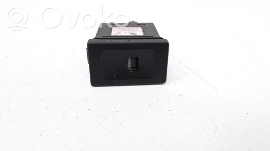 Volkswagen PASSAT B5 Windscreen/window Heater Switch 3B0959621C ...