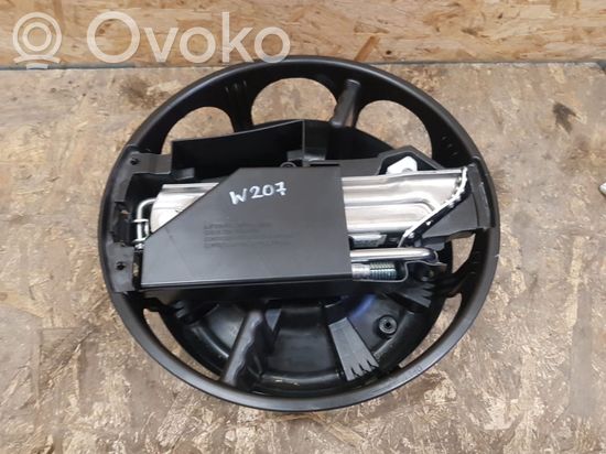 Mercedes-Benz E C207 W207 Tool set | EzParts - Used Auto Parts