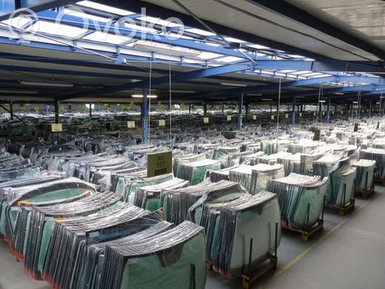 Mercedes-Benz 190 W201 Rear windscreen/windshield window | EzParts ...