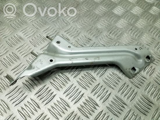 8R0821135 Audi Q5 SQ5 Fender mounting bracket 8R0821135 | EzParts ...