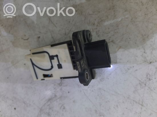 226807131R Mercedes-Benz W470 Mass air flow meter 226807131R | EzParts ...