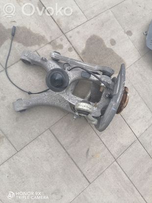 BMW X5 F15 Rear wheel hub | EzParts - Used Auto Parts