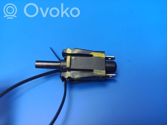 Mercedes-Benz C W204 Brake Pedal Sensor Switch 0015458714 | EzParts ...