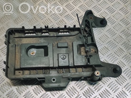 1K0915333H 1K0915333 Volkswagen Golf VI Battery box tray 1K0915333H ...